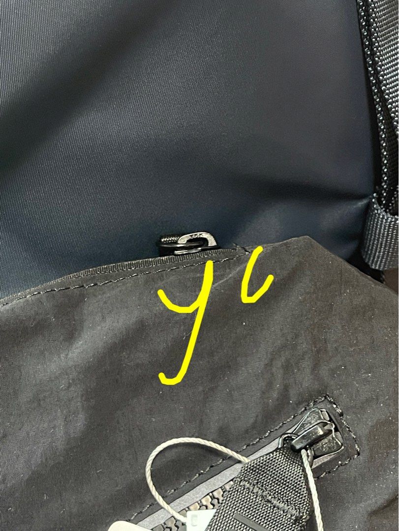 BNWT Authentic Lululemon Fast Track Bag 2.0, Men's Fashion, Bags ...