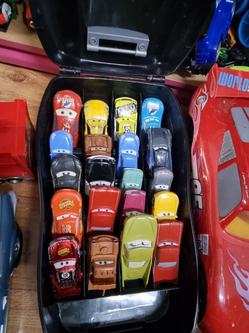 Cars 2 Pop Open Speedway Storage Case, Hobbies & Toys, Toys & Games on ...