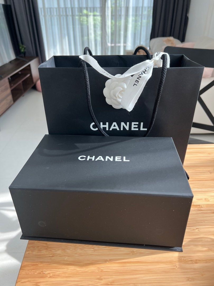Chanel 22B Quilted Vanity Rectangular Metal Top Handle, Luxury, Bags ...