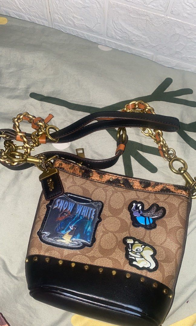 Coc disney limited edision, Fesyen Wanita, Tas & Dompet di Carousell