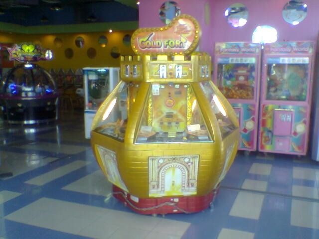 Coin Pusher Gold Fort Arcade Machine/ ARCHADE MACHINE, Hobbies & Toys ...