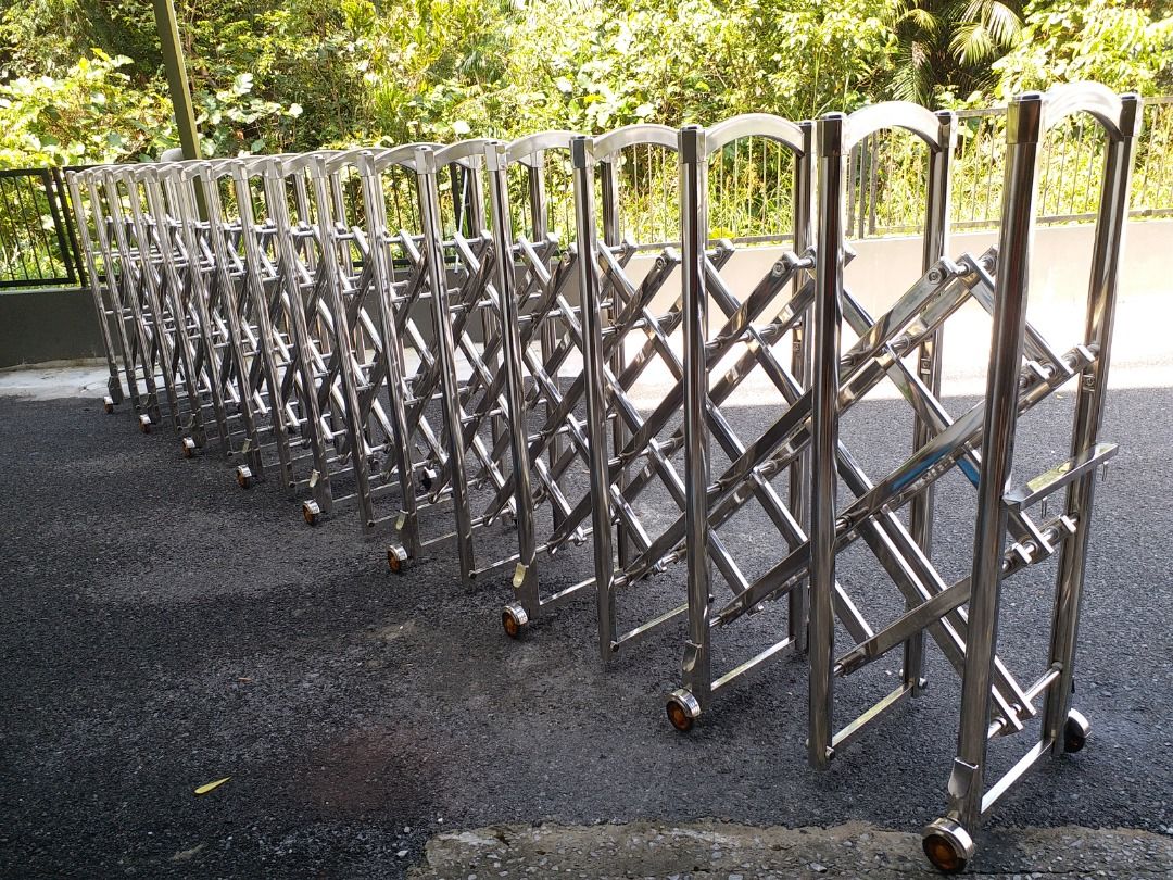 Collapsible & Retractable Stainless Steel Gate, Furniture & Home Living ...