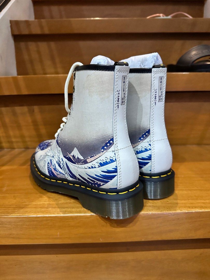 Dr. Martens “Great Wave the Met Masterpiece “, Women's Fashion ...