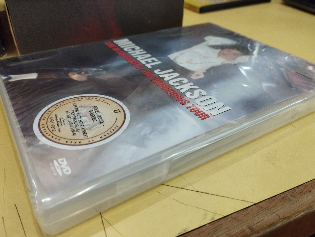 (DVD) Michael Jackson Live In Bucharest: The Dangerous Tour, Hobbies & Toys, Music & Media, CDs ...
