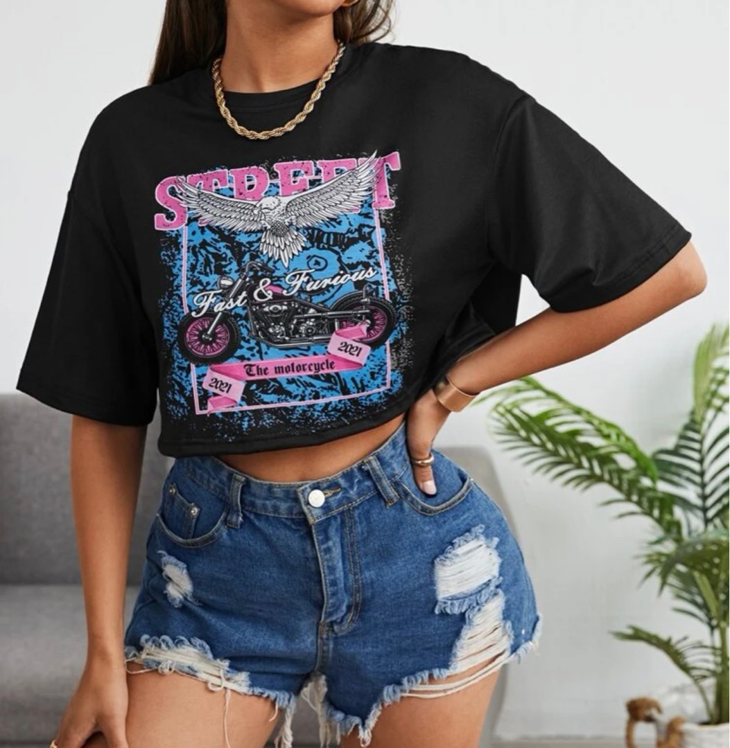 Graphic Crop Top, Women's Fashion, Tops, Blouses on Carousell