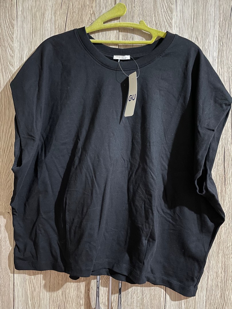 GU black shirt, Women's Fashion, Tops, Shirts on Carousell