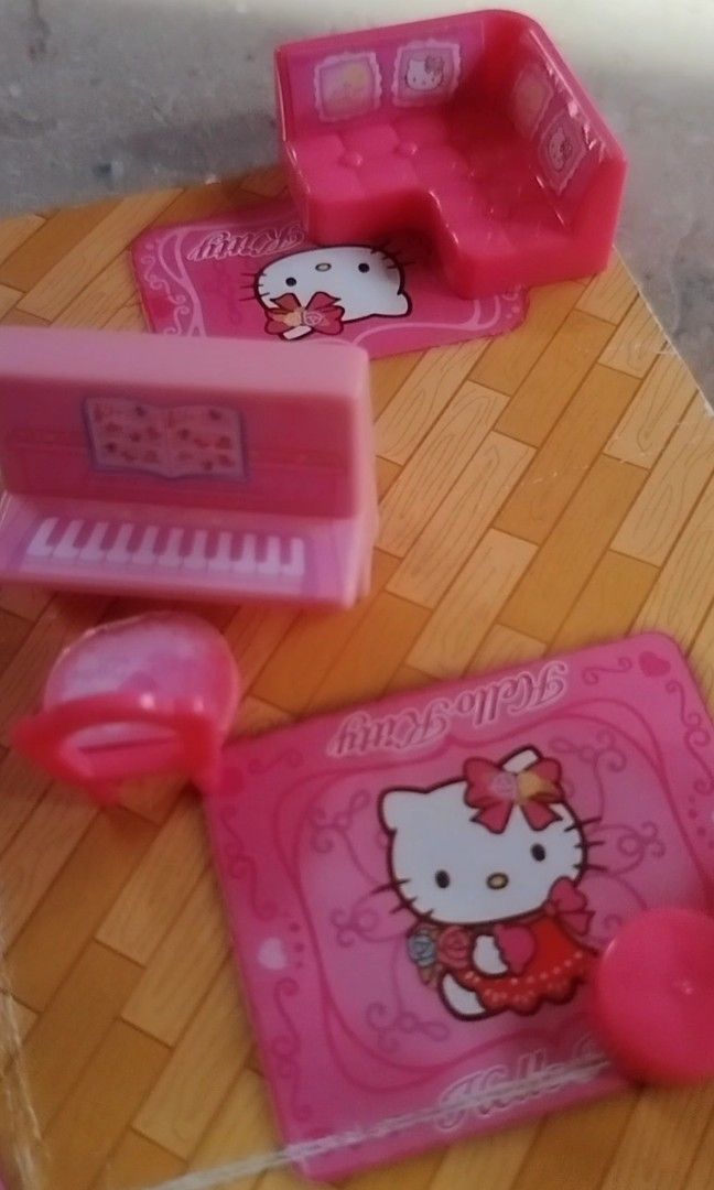 Hello Kitty figurines & play set, Hobbies & Toys, Toys & Games on Carousell