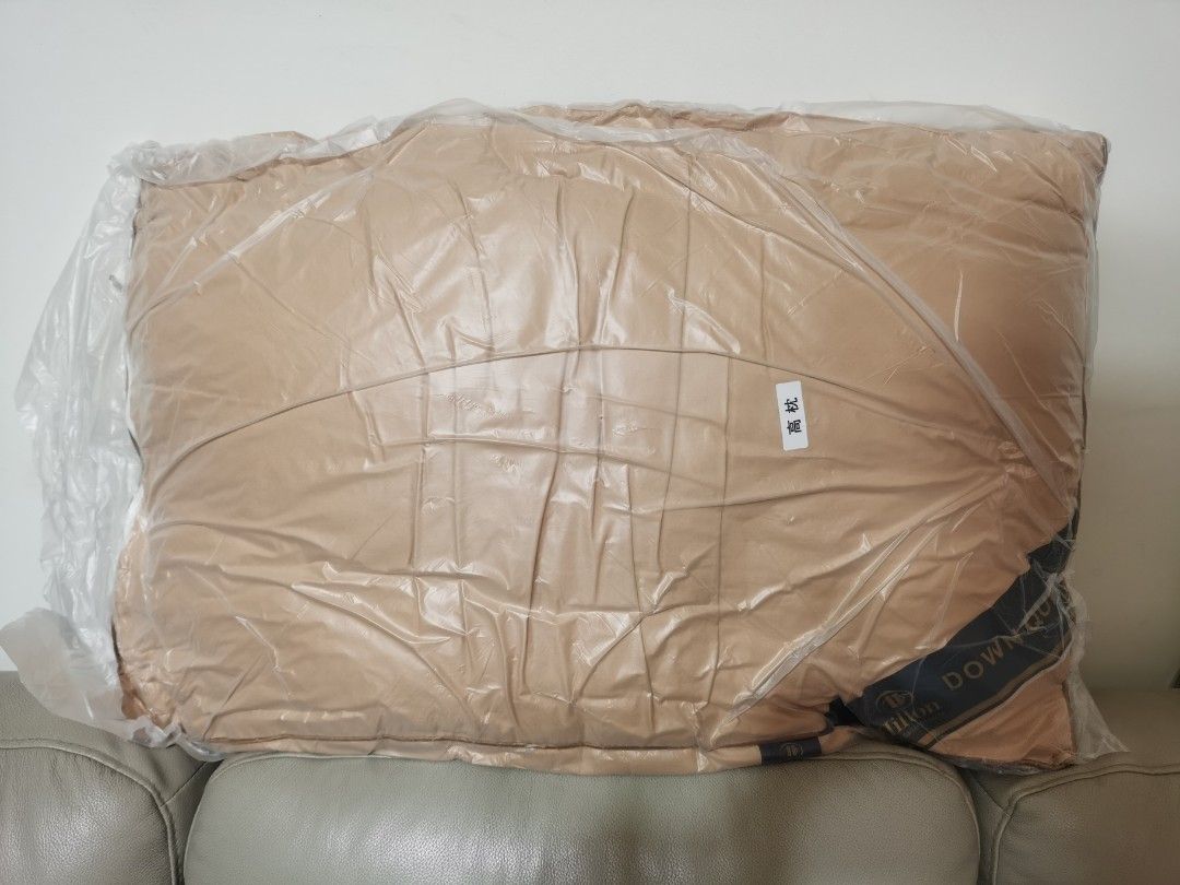 Hotel Grade Pillow, Furniture & Home Living, Bedding & Towels on Carousell