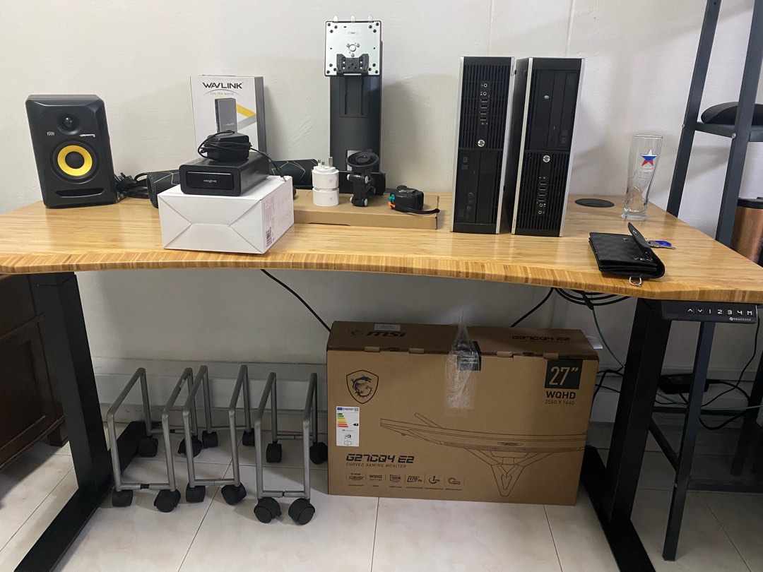 HP compaq elite 8300, HP monitor stand, HP keyboard slim, Wavlink ...