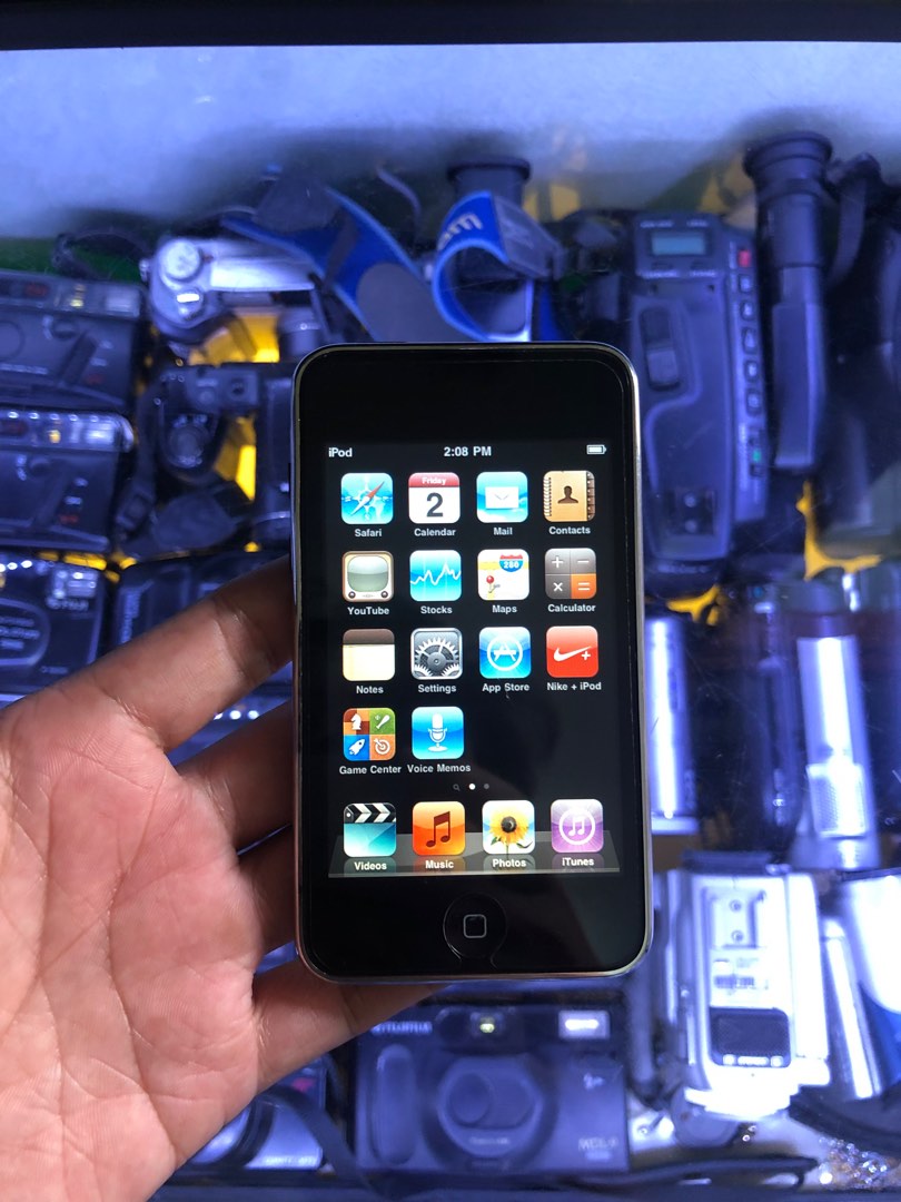iPod Touch 2 A1288 16gb Second-Bekas, Elektronik, Lainnya di Carousell