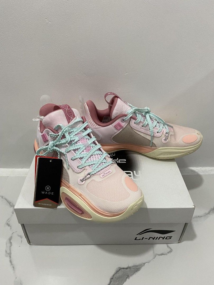 Lining Basketball Shoes, Men's Fashion, Footwear, Sneakers on Carousell