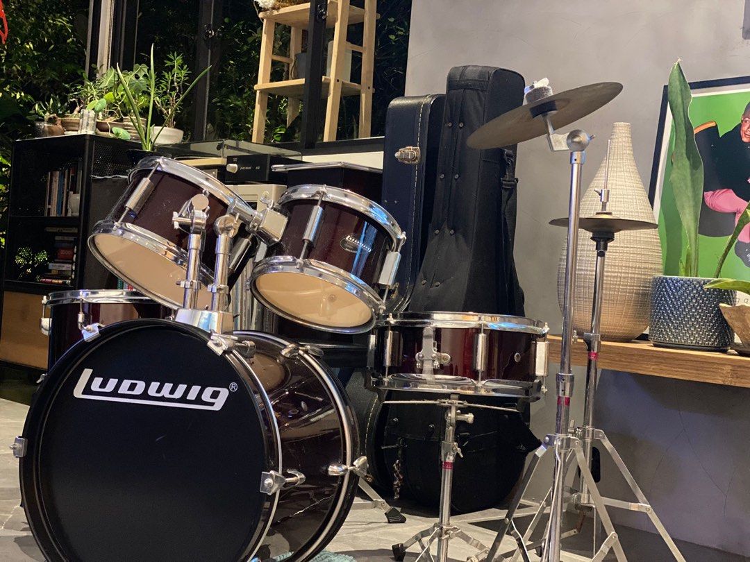 Ludwig Junior Drumkit, Hobbies & Toys, Music & Media, Musical ...