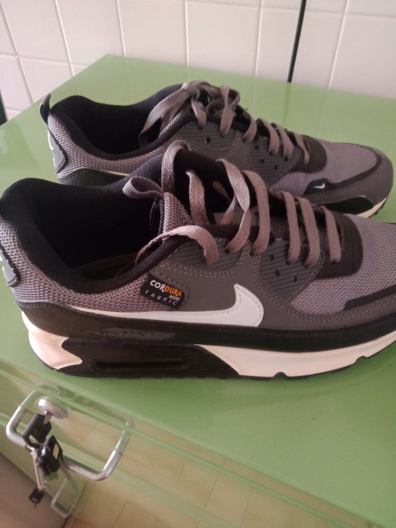 Niki air max 90, Men's Fashion, Footwear, Sneakers on Carousell
