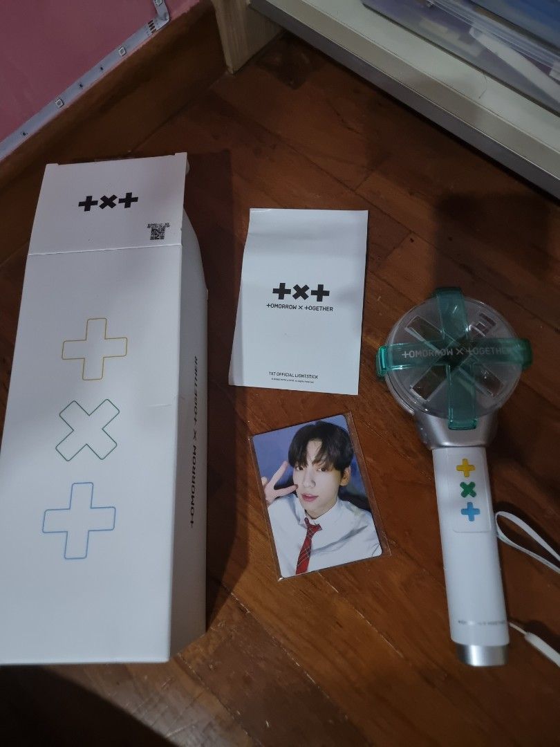 MOA BONG TXT lightstick, Hobbies & Toys, Memorabilia & Collectibles, K ...