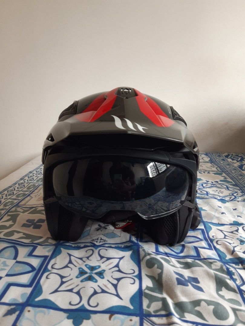 Mt helmet L size, Motorcycles, Motorcycle Apparel on Carousell