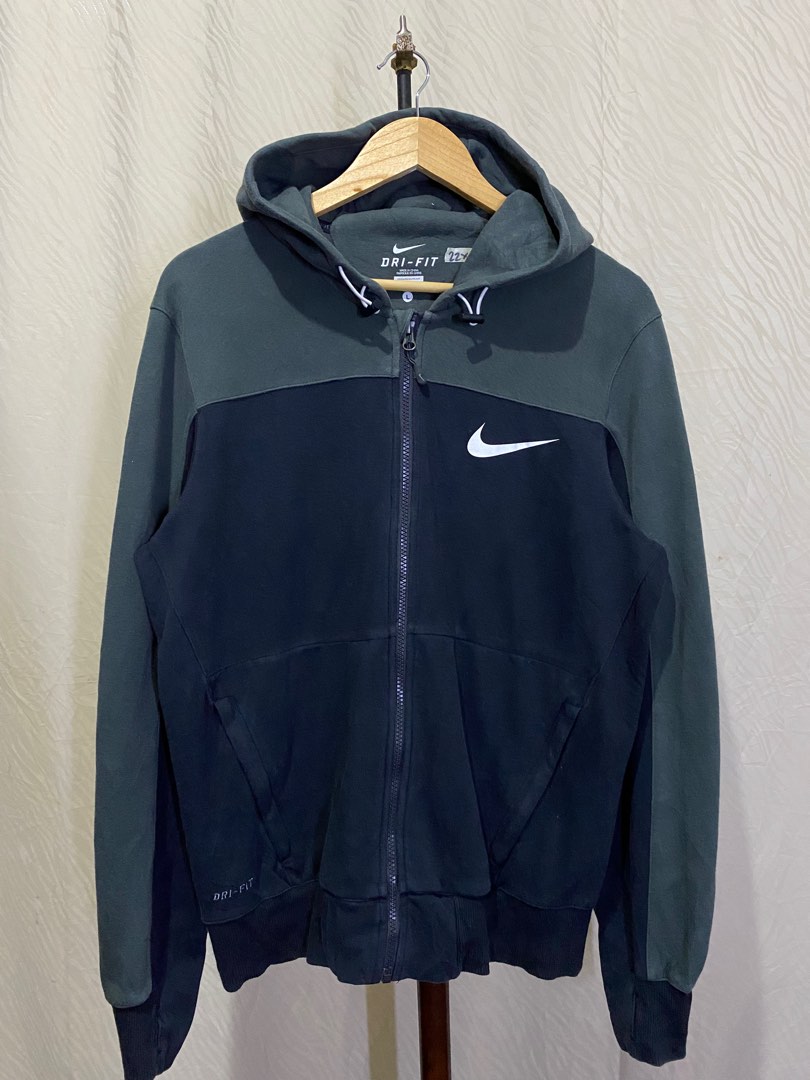 Nike zip up, Men's Fashion, Tops & Sets, Hoodies on Carousell