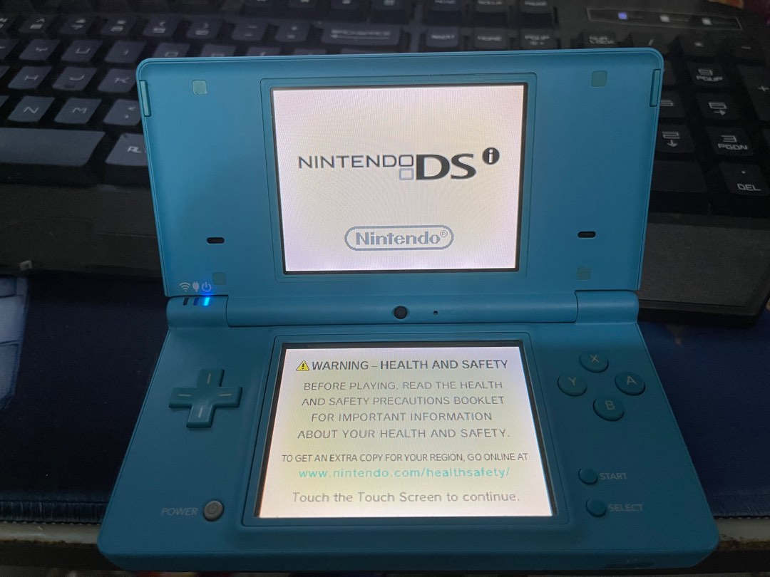 Nintendo DSi blue, Video Gaming, Video Game Consoles, Nintendo on Carousell