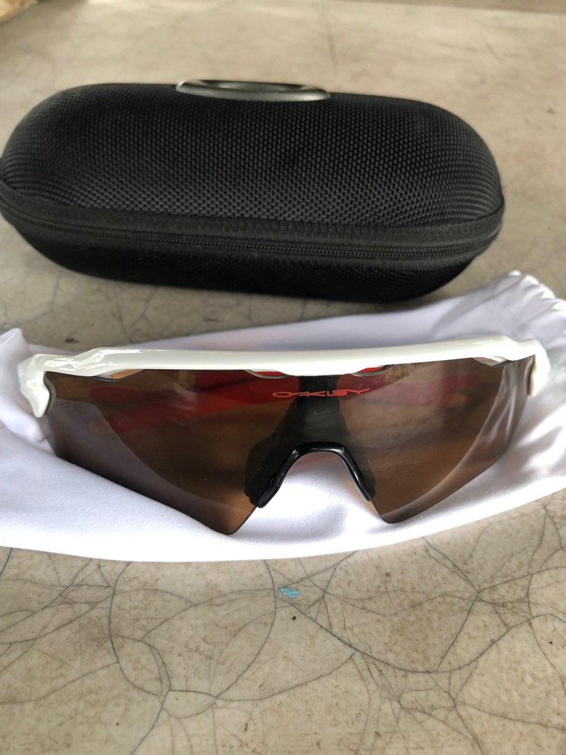 Oakley Radar EV, Men's Fashion, Watches & Accessories, Sunglasses ...