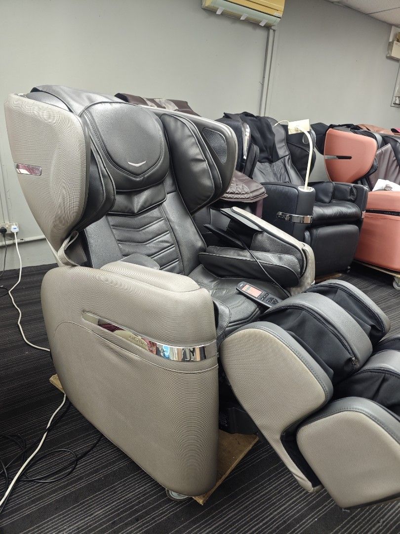 Osim udivine v massage chair, Health & Nutrition, Massage Devices on Carousell