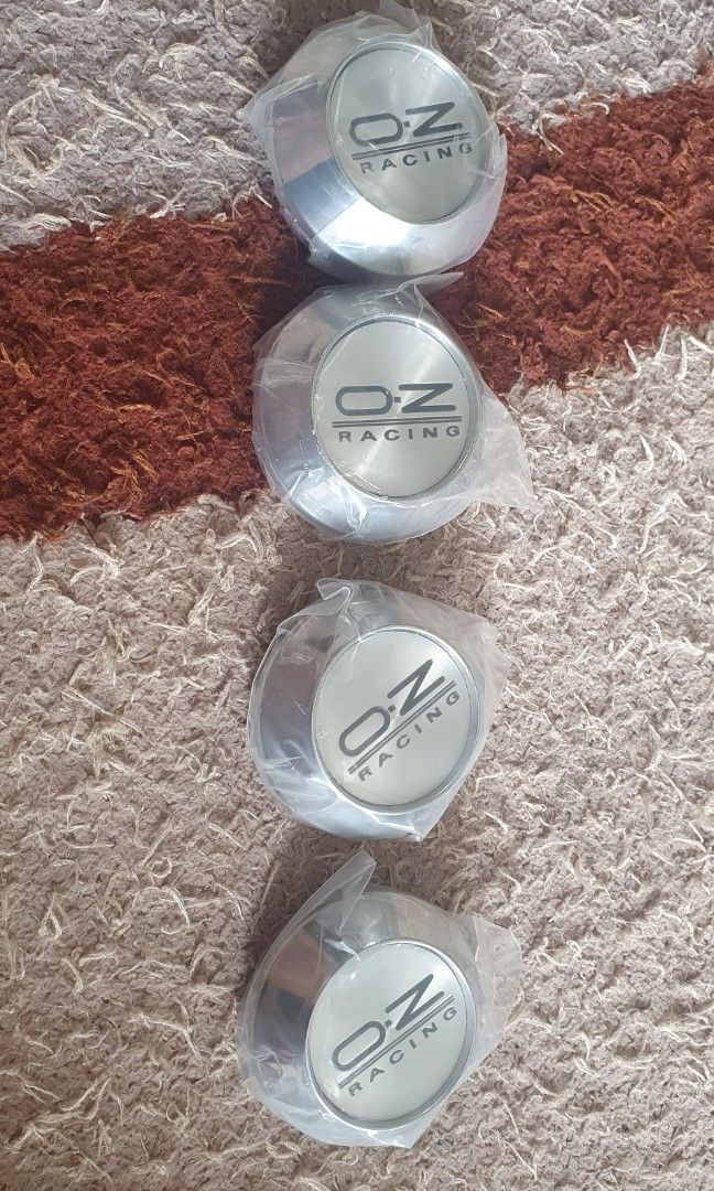 OZ rim center cap, Car Accessories, Accessories on Carousell