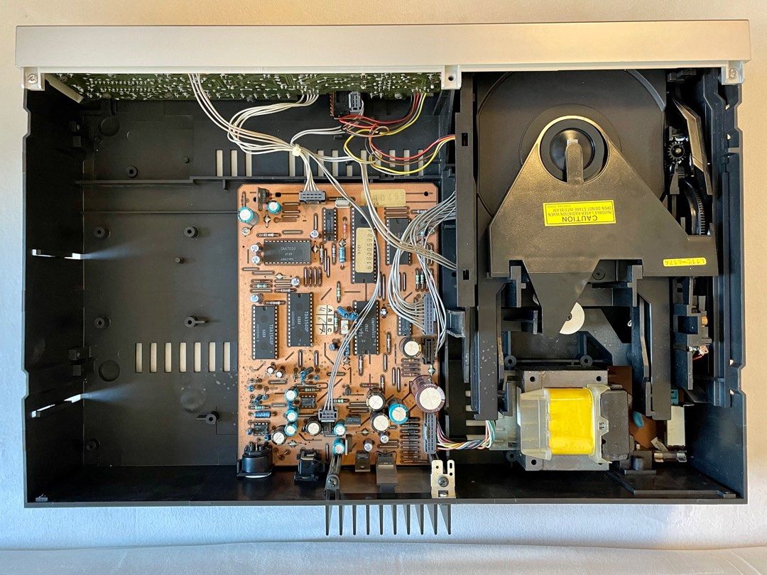 Philips CD350 classic CD PLAYER, 音響器材, 其他音響配件及設備 - Carousell