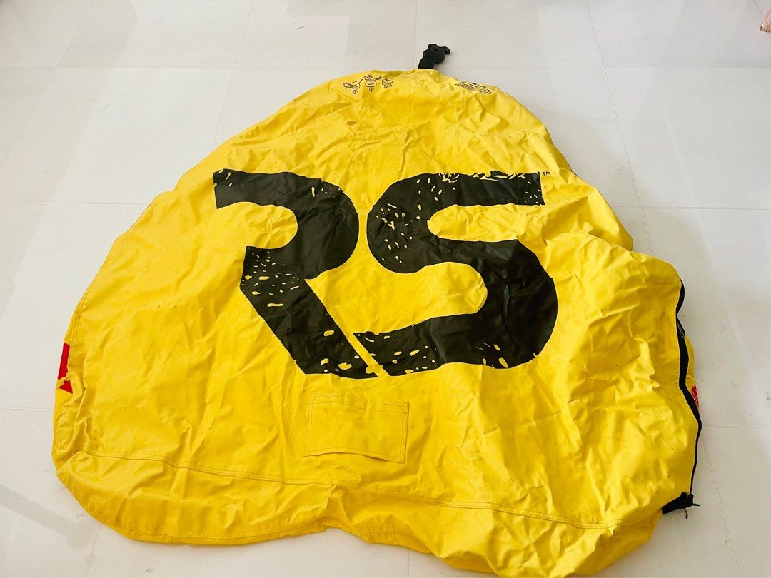 Razor 2: 1-2 Rider Towable Tube for Boating + ropes and vests, Sports ...