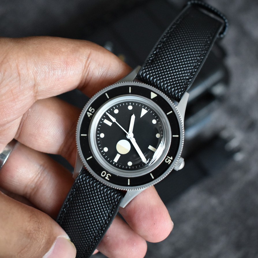 Rdunae R6 Legendary Diver, Men's Fashion, Watches & Accessories ...