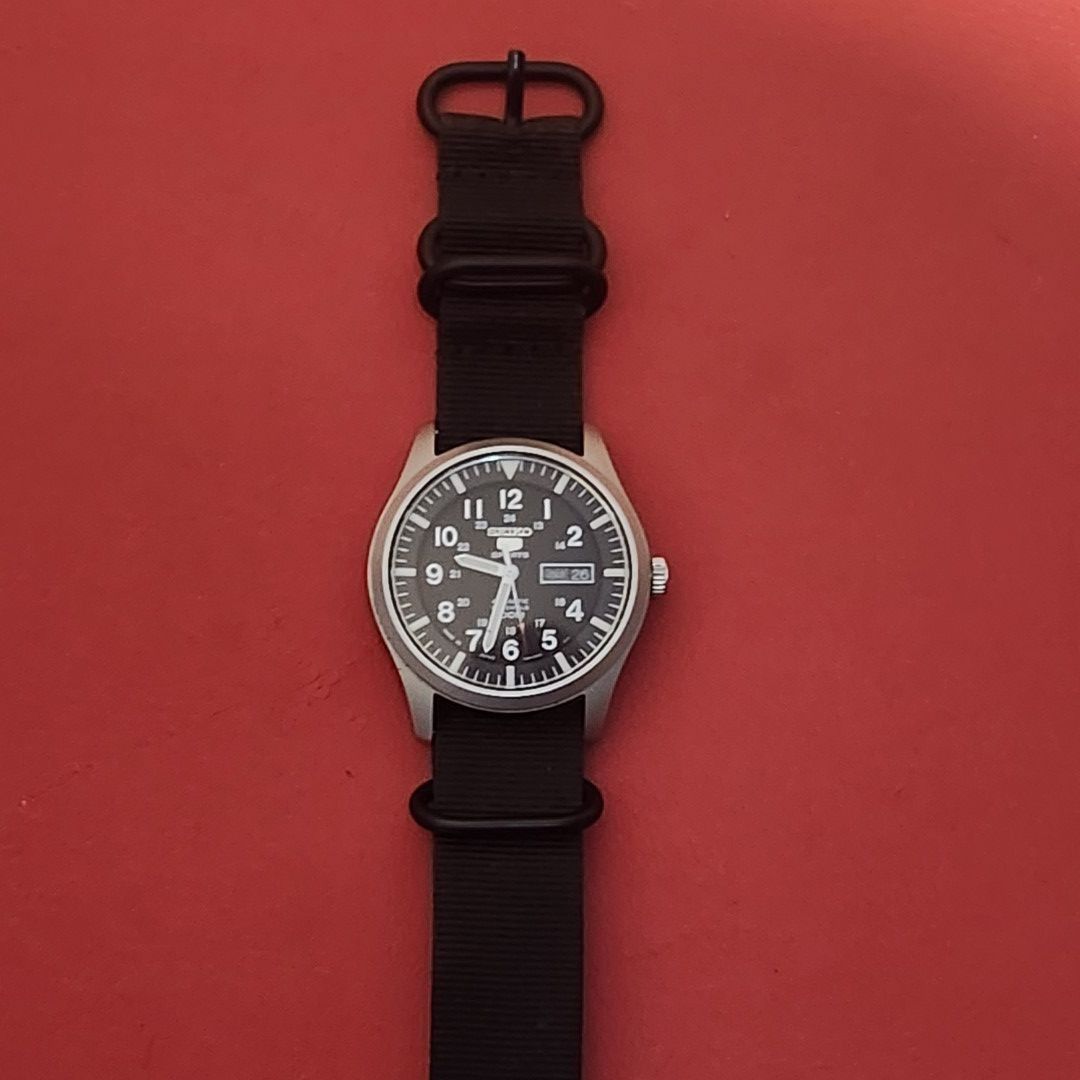 Seiko SNZG15J1 Military Watch Made In Japan, Luxury, Watches on Carousell