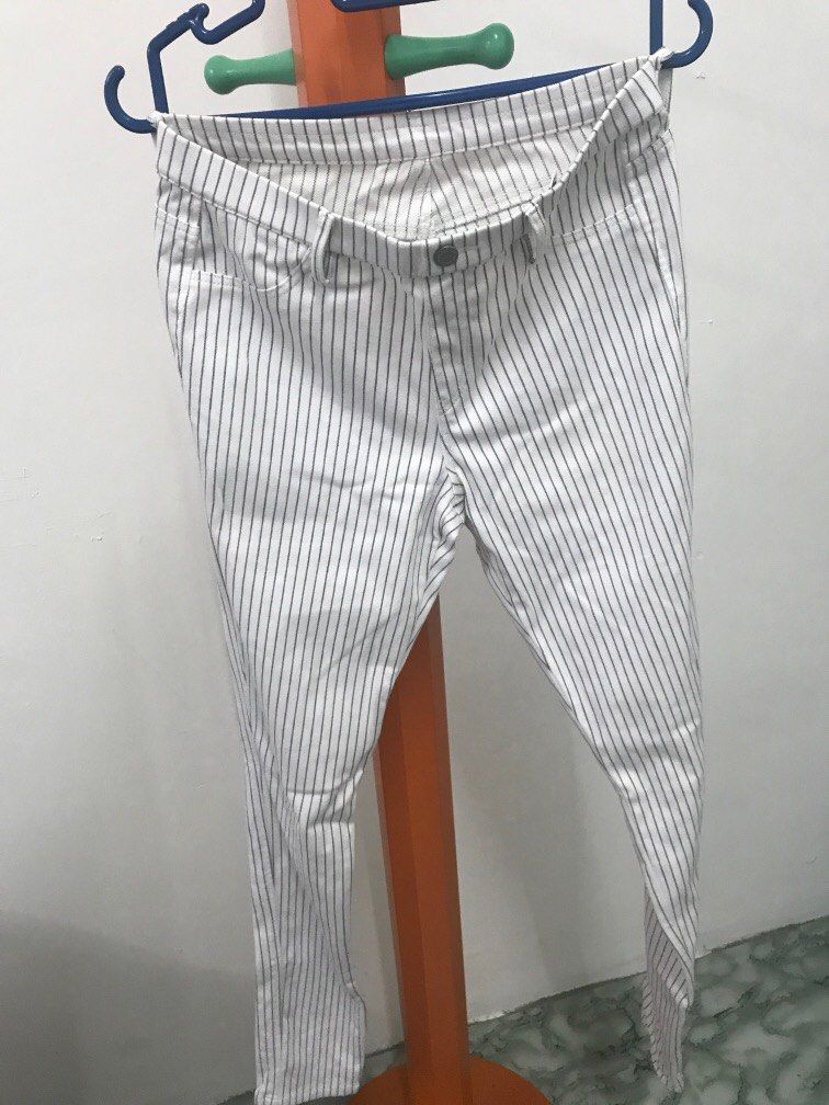 Seluar Uniqlo, Women's Fashion, Bottoms, Jeans & Leggings on Carousell