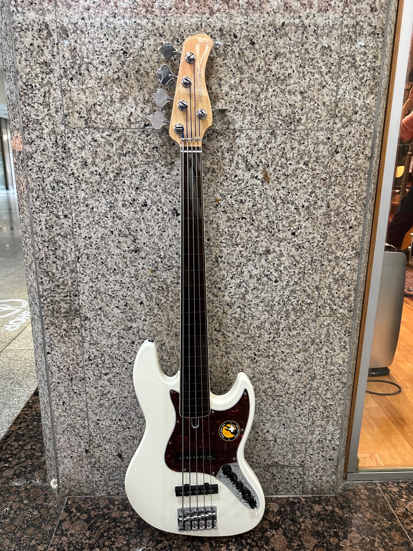 Sire Marcus Miller V7 Ash 5 Strings Fretless Bass Guitar, Hobbies ...