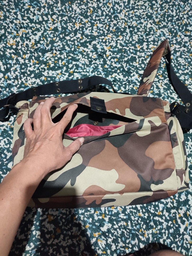 Slingbag Travel PAC army, Fesyen Pria, Tas & Dompet , Tas Selempang di ...