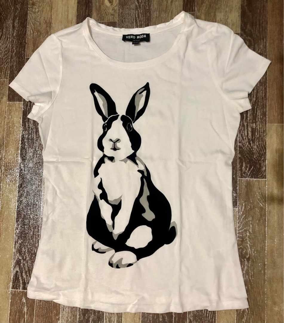 T Shirt Vera Moda Medium Size, Women's Fashion, Tops, Shirts on Carousell