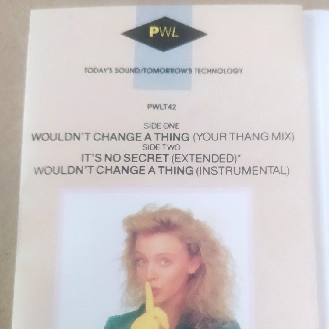 TAPE Kylie Minogue - Wouldn't change a thing / It's no secret CASSINGLE ...