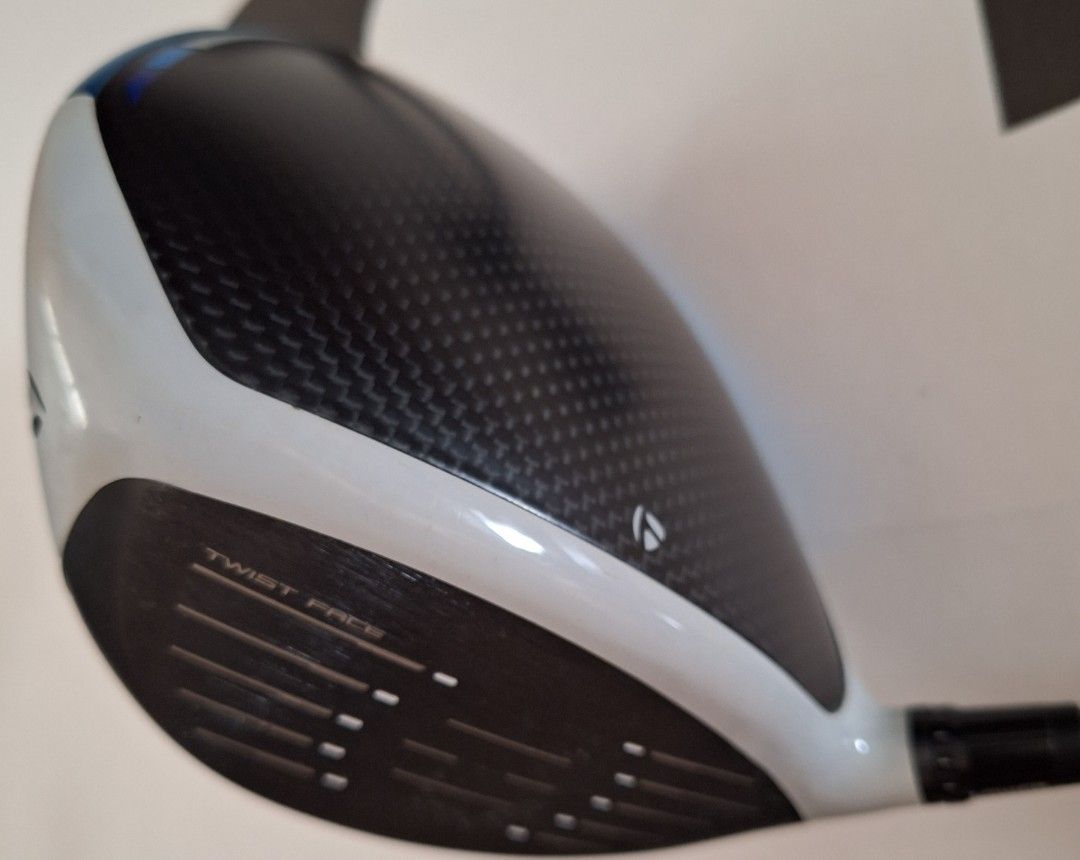 TaylorMade Sim2 Max Draw driver with aftermarket Tensei AV Raw 55 Blue ...