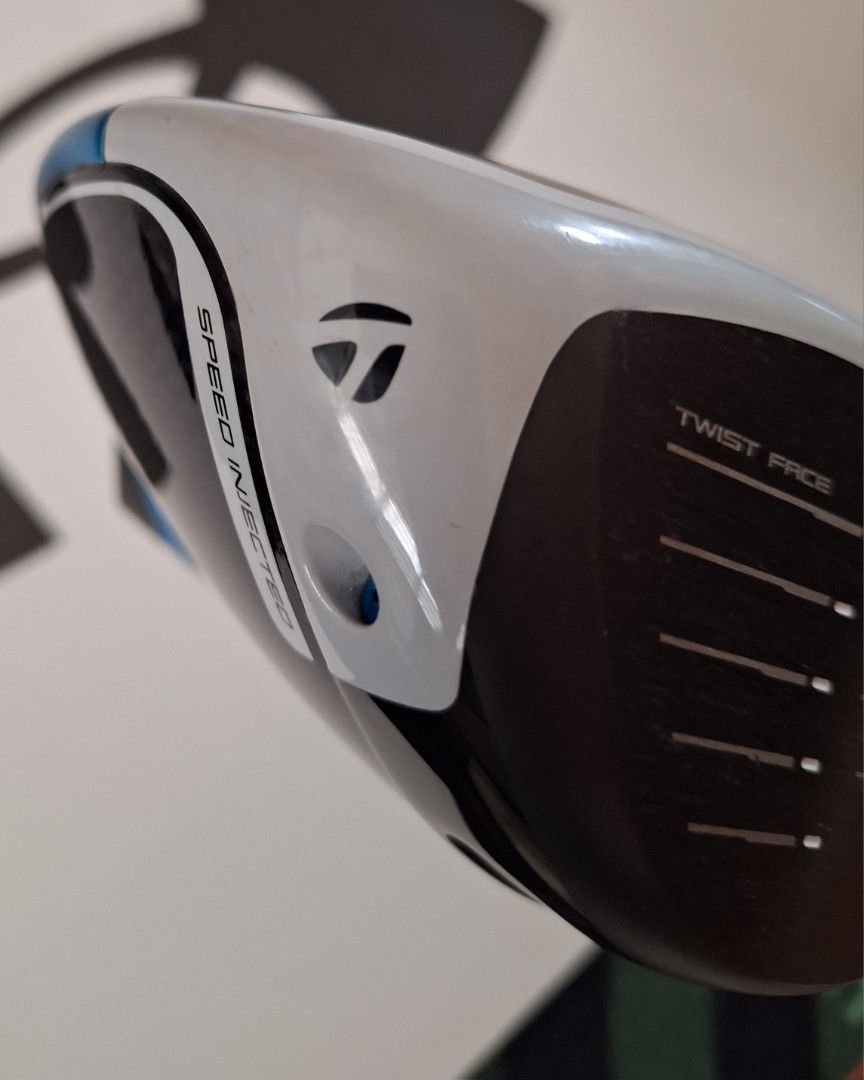 TaylorMade Sim2 Max Draw driver with aftermarket Tensei AV Raw 55 Blue ...