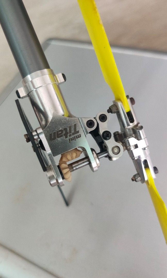 Thunder Tiger Mini Titan V2 E325 RC heli (flybarless), Hobbies & Toys ...