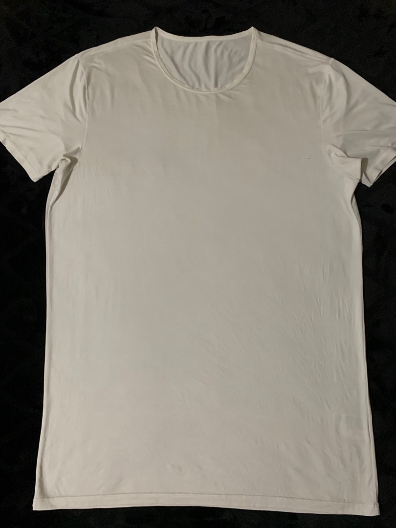 Uniqlo Airism XL, Men's Fashion, Tops & Sets, Tshirts & Polo Shirts on Carousell