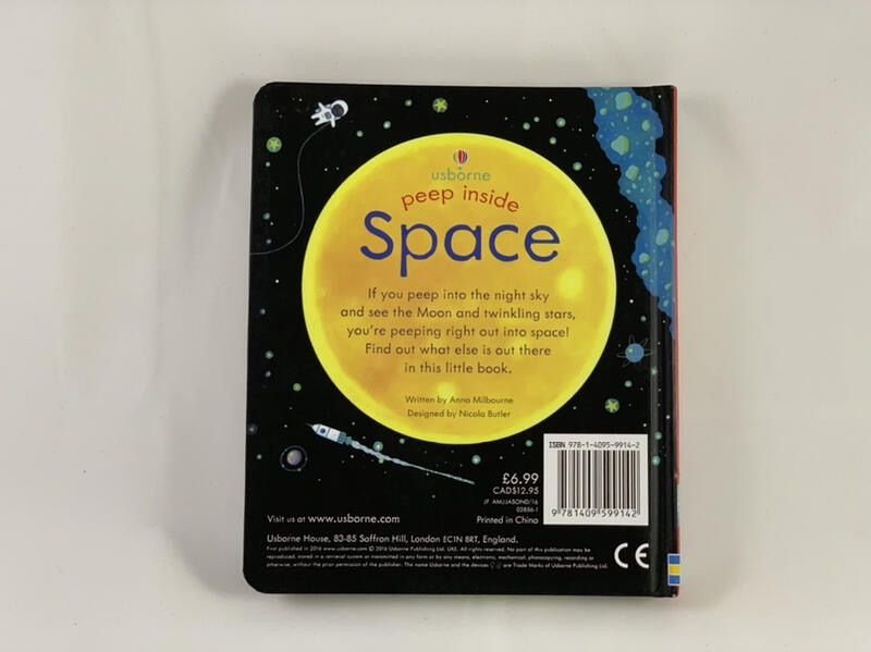usborne peep inside Space 原文書 英文書 洞洞書 童書 全新, 書籍、休閒與玩具, 書本及雜誌, 童書、著色互動書在旋轉拍賣
