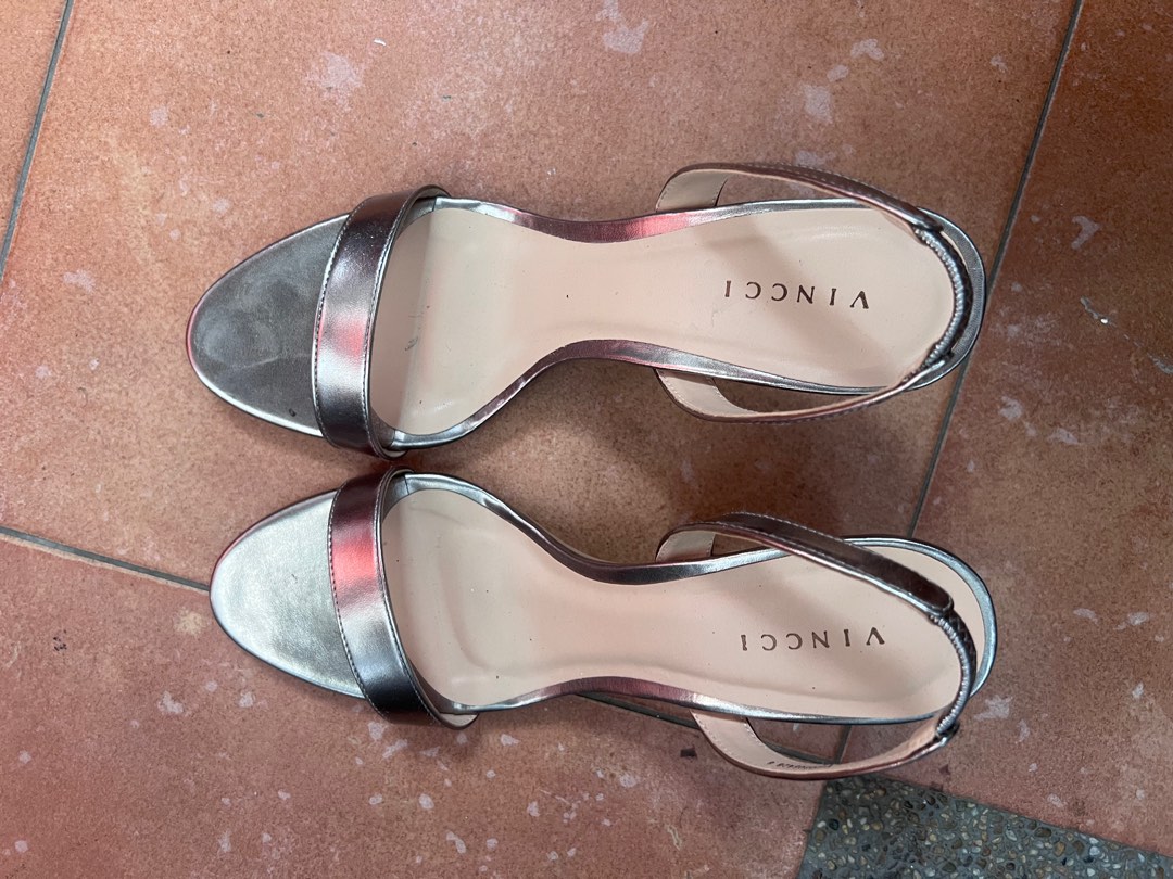 Vinci limited edition heels in chrome/ silver colour, Women's Fashion, Footwear, Heels on Carousell