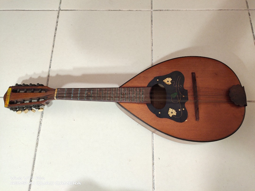Vtg Mandolin(Season Co). Ltd. Singapore., Hobbies & Toys, Music & Media ...