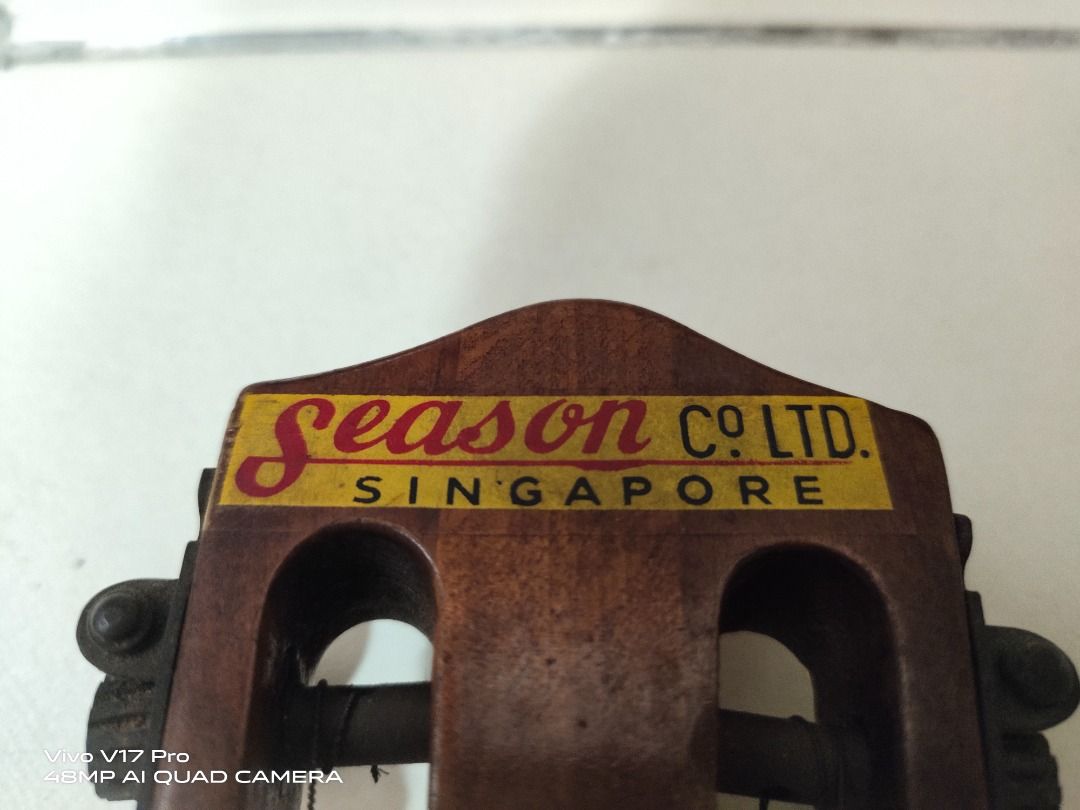 Vtg Mandolin(Season Co). Ltd. Singapore., Hobbies & Toys, Music & Media ...