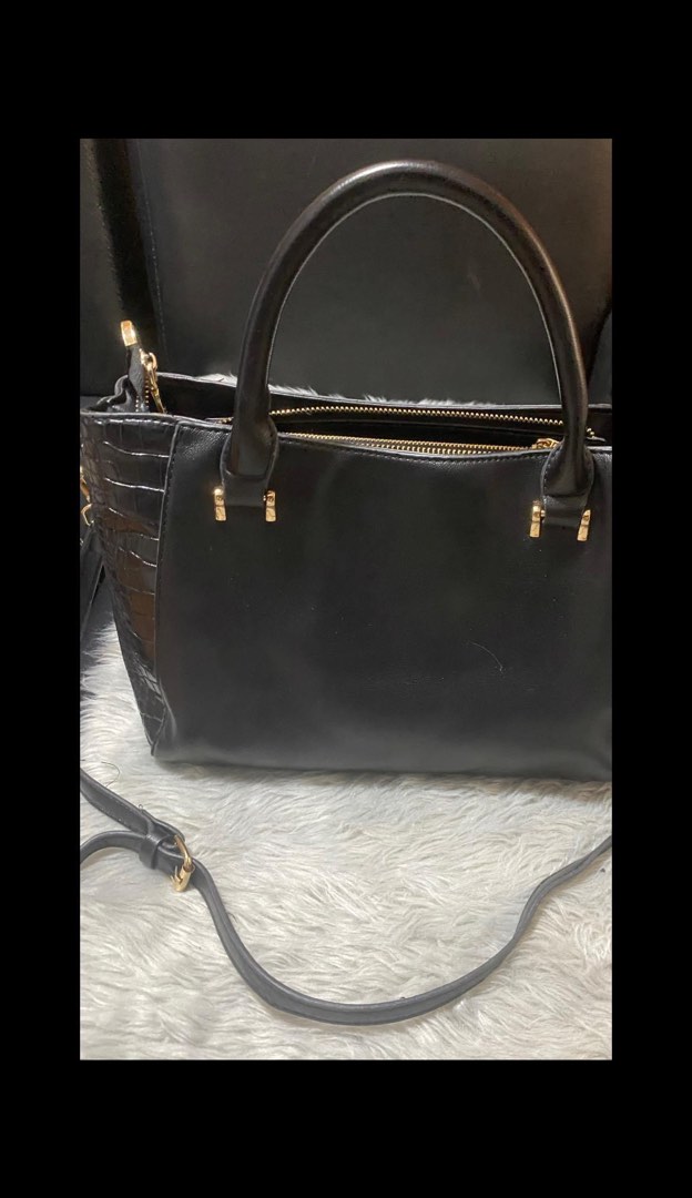 2 way bag, Women's Fashion, Bags & Wallets, Tote Bags on Carousell