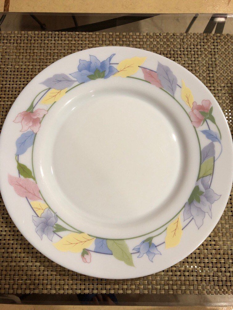 Arcopal dinner plates, Furniture & Home Living, Kitchenware & Tableware ...