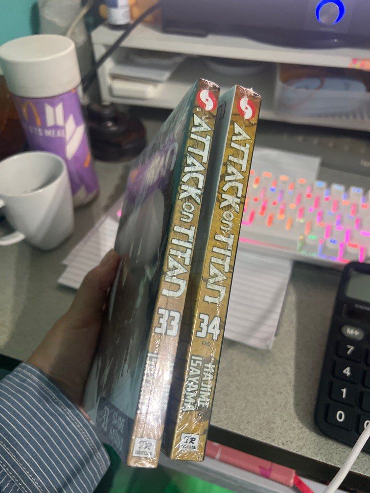 Attack on Titan vol.33 and 34 Manga Comic in English, Hobbies & Toys, Books & Magazines, Comics ...