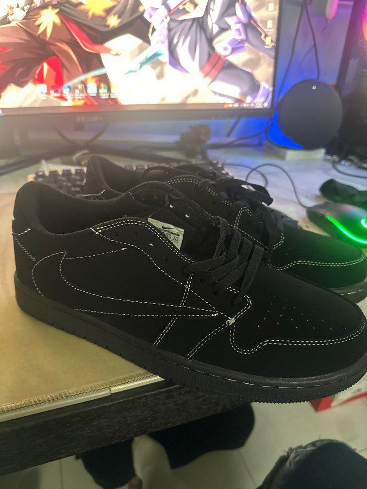 Black phantom dunks , Men's Fashion, Footwear, Sneakers on Carousell