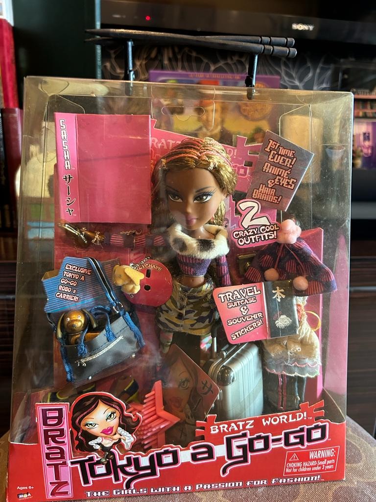 BRATZ Tokyo A Go Go Series including SASHA FIANNA, etc & the BOYZ ...