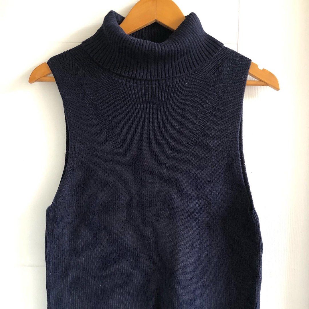 Closed neck top, Announcements on Carousell