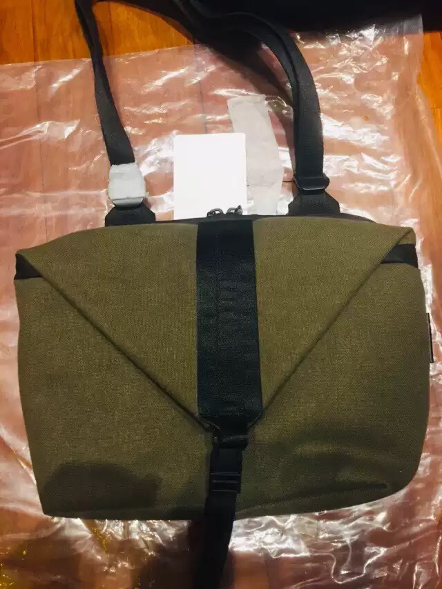 cote&ciel Yakima Large Sling Backpack 2-way Bag, Men's Fashion, Bags ...