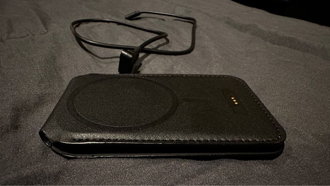 ESR Geo Magsafe Wallet (HaloLock) for iPhone, Women's Fashion, Bags ...