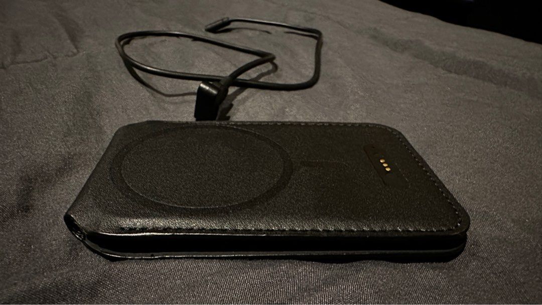 ESR Geo Magsafe Wallet (HaloLock) for iPhone, Women's Fashion, Bags ...